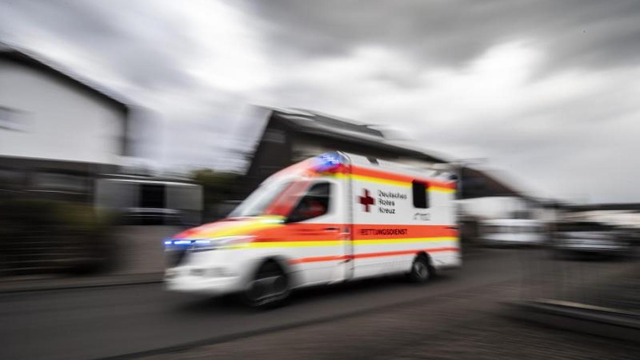 Unfälle: Rettungswagen mit Straßenbahn zusammengestoßen | ZEIT ONLINE Unfälle: Rettungswagen mit Straßenbahn zusammengestoßen | ZEIT ONLINE