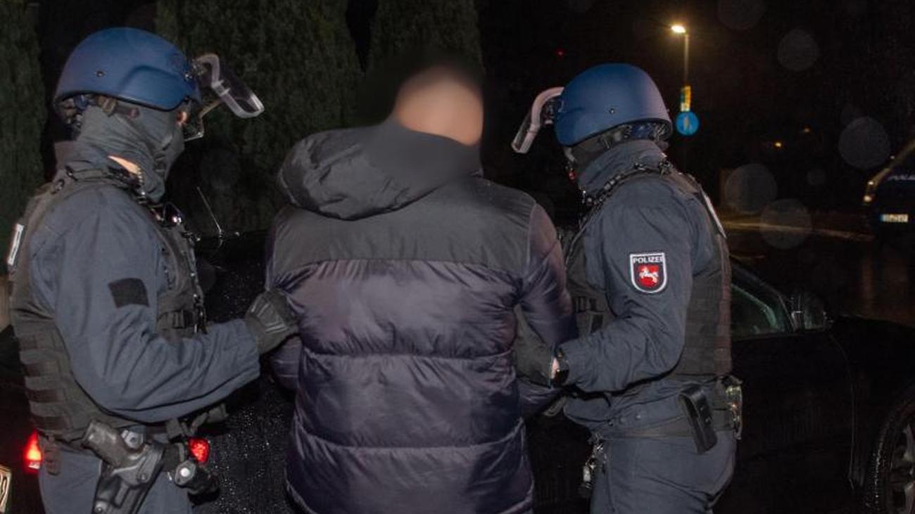 Kriminalität: Polizei nimmt Bande hoch: Razzia in NRW und Rumänien ... Kriminalität: Polizei nimmt Bande hoch: Razzia in NRW und Rumänien ...