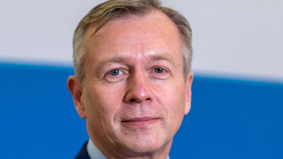 Regierung: Landesregierung strebt wieder ausgeglichenen Haushalt an ...