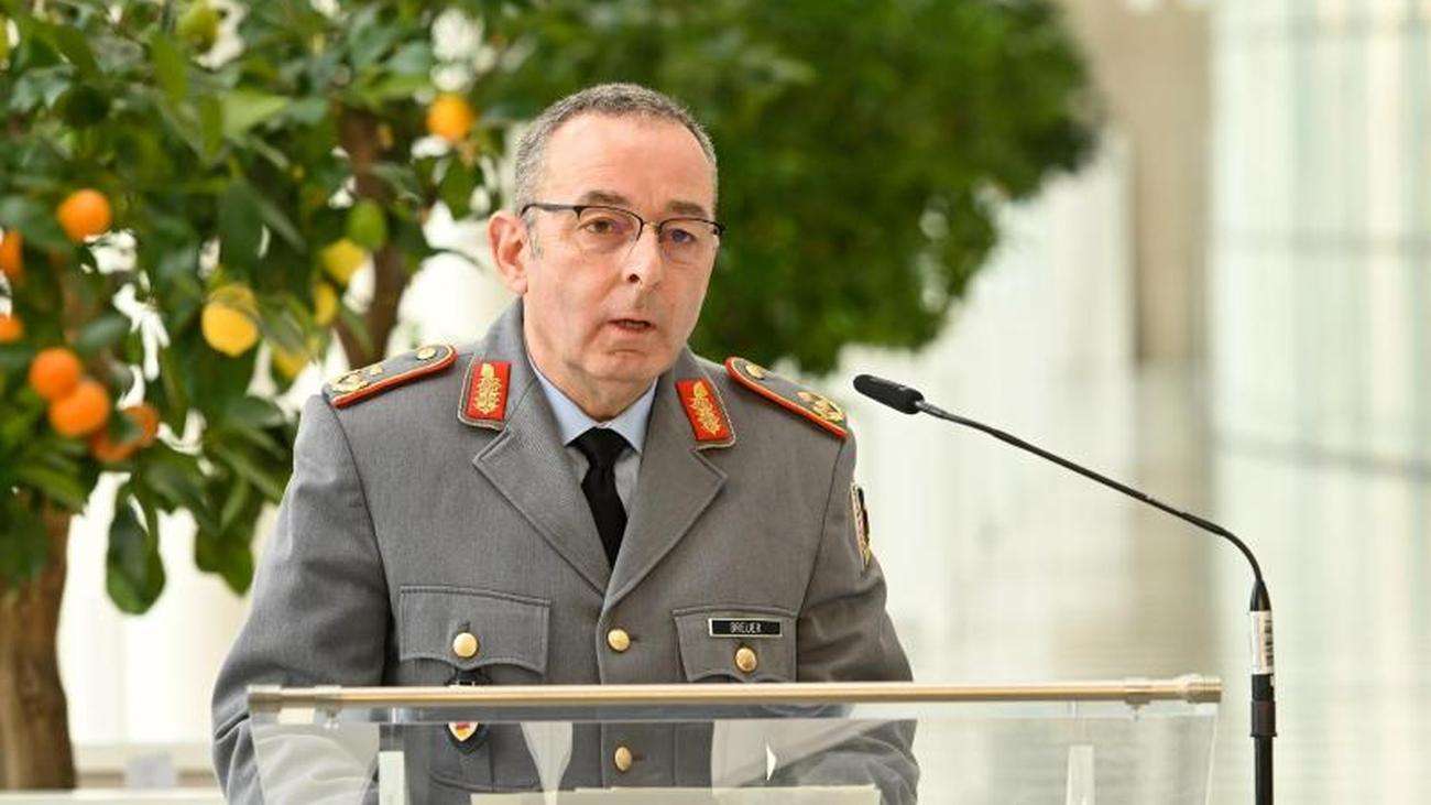 Impf-Kampagne: Generalmajor Breuer: 28 Millionen Corona-Impfungen ...