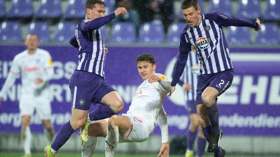 Fußball: Hoffnung und Durchhalteparolen: Entscheidende Spiele für Aue ...