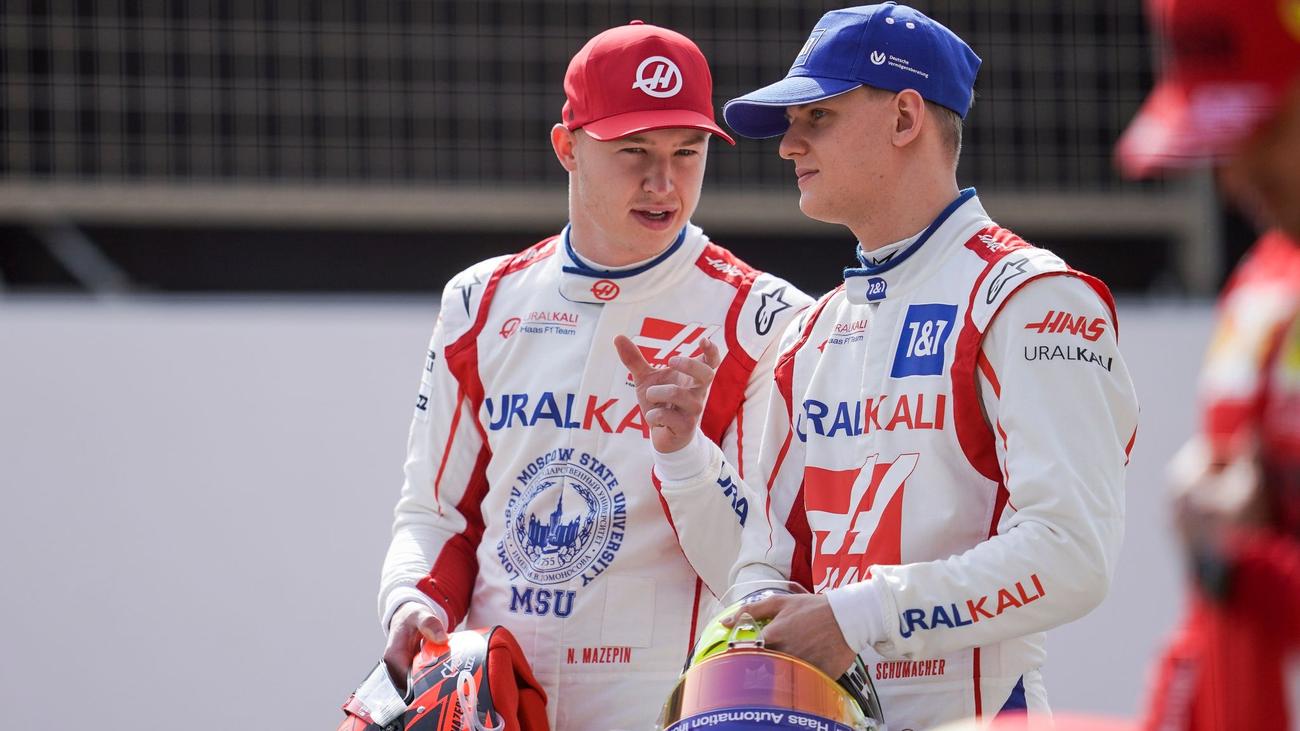 Formel 1: Schumachers Teamkollege Masepin darf weiter bei Haas fahren ...