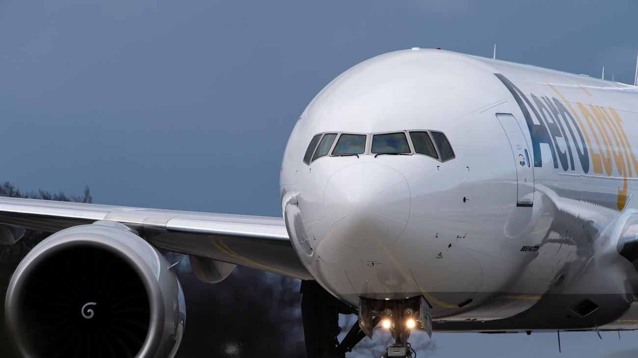 Luftverkehr: Piloten bestreiken Aerologic acht Tage lang | DIE ZEIT