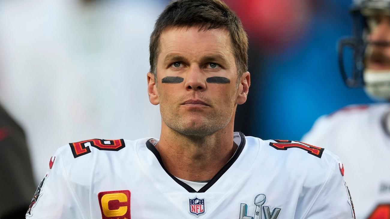 American Football: Brady verkündet nach nur 40 Tagen NFL-Comeback | DIE ...