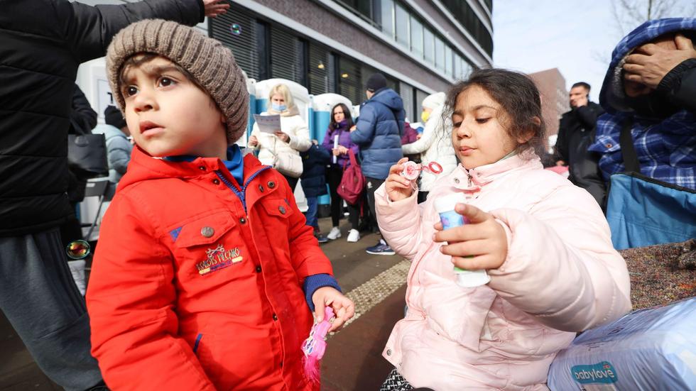 Ukraine-Krieg: Städte rechnen mit Millionenkosten für Flüchtlingskinder ...