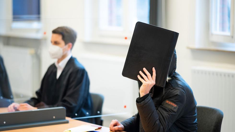 Prozess: AfD-Unterstützer vor Gericht: Zeuge wurde mit Messer bedroht ...