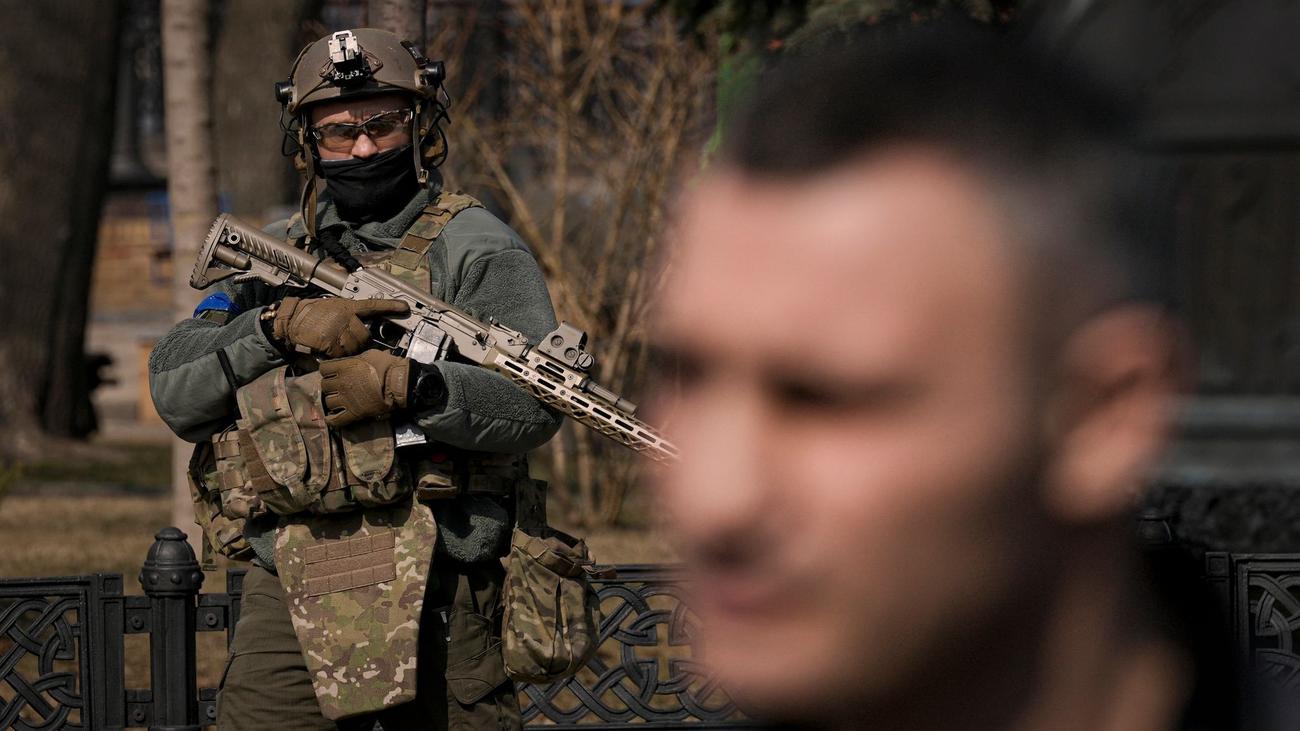 Krieg gegen die Ukraine: Kiew unter Beschuss - Klitschko warnt vor ...