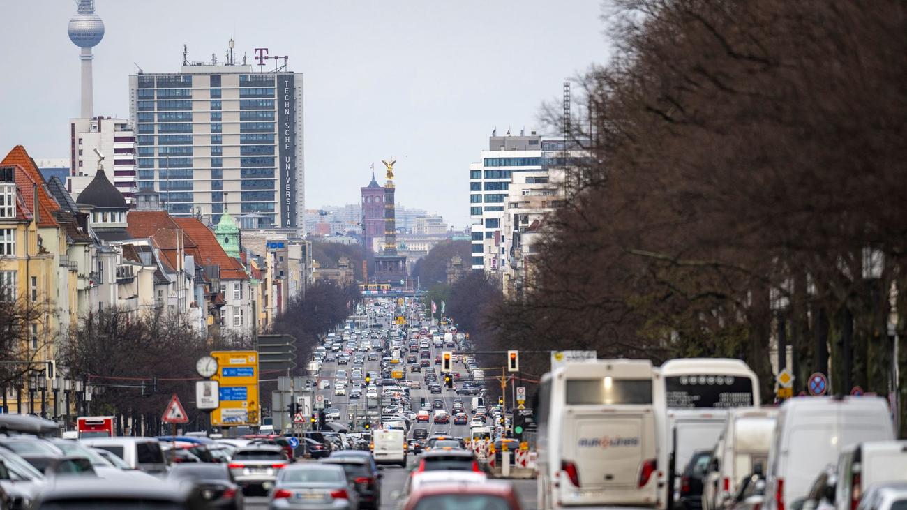 Urlaub: Viel Verkehr auf den Straßen um Himmelfahrt und Pfingsten ...