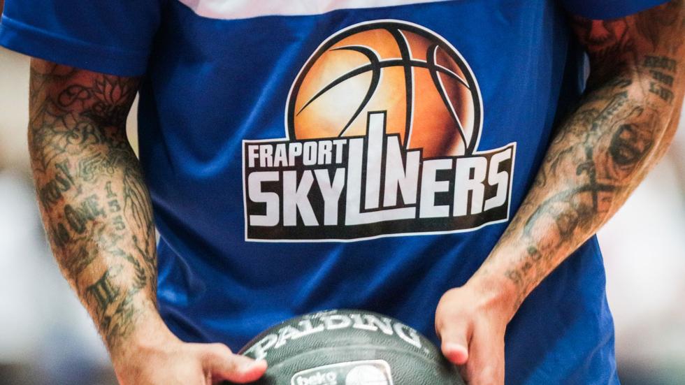 Neuzugang: Skyliners verpflichten Basketball-Talent Nolan Adekunle ...