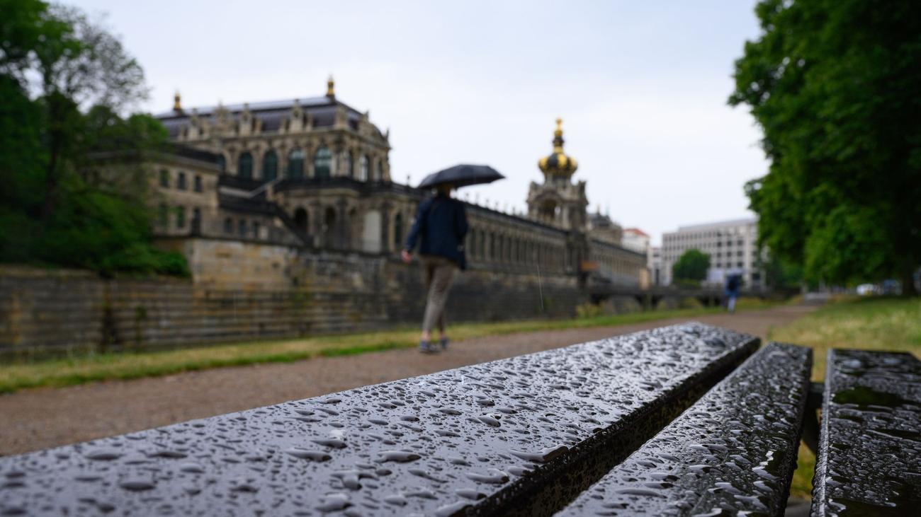 Wetter: Kräftiger Regen bringt Entspannung nach langer Trockenheit | ZEIT ONLINE