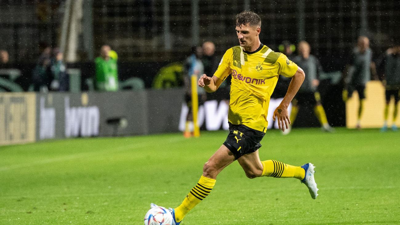 Bundesliga: Bericht: Barça hat Interesse an BVB-Verteidiger Meunier ...