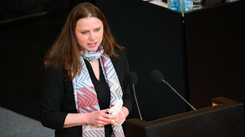 Gesundheitssenatorin: Förderbescheide übergeben: Leonhard besucht ...