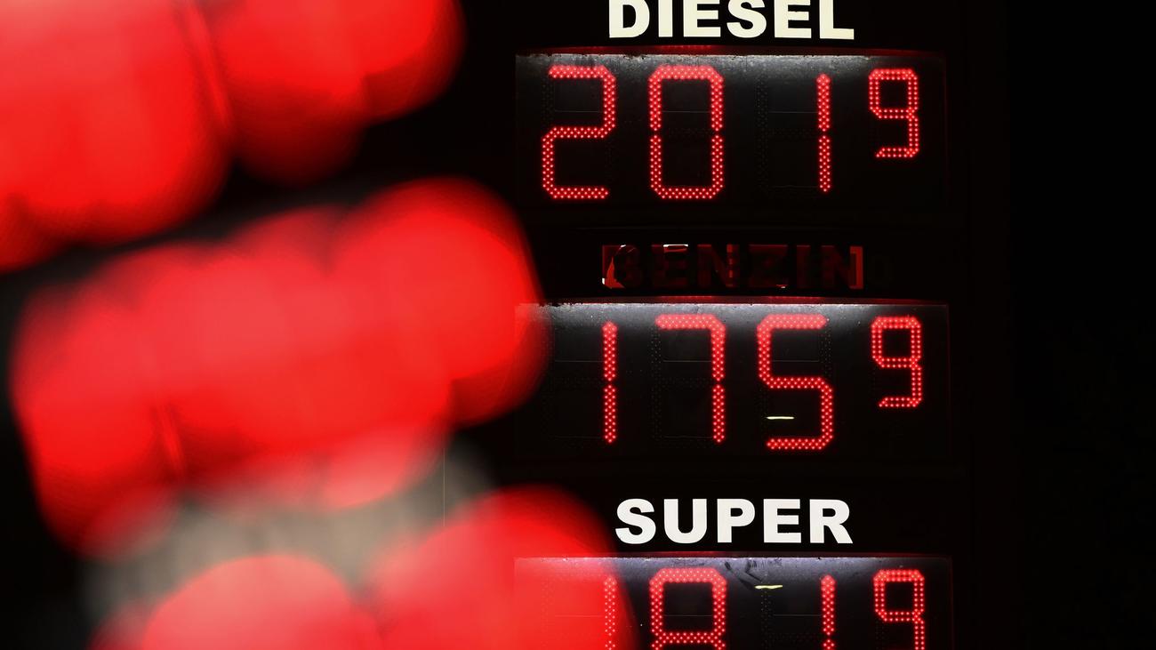 Nach der Sommerpause : Ende des Tankrabatts und E-Rezept: Das bringt ...