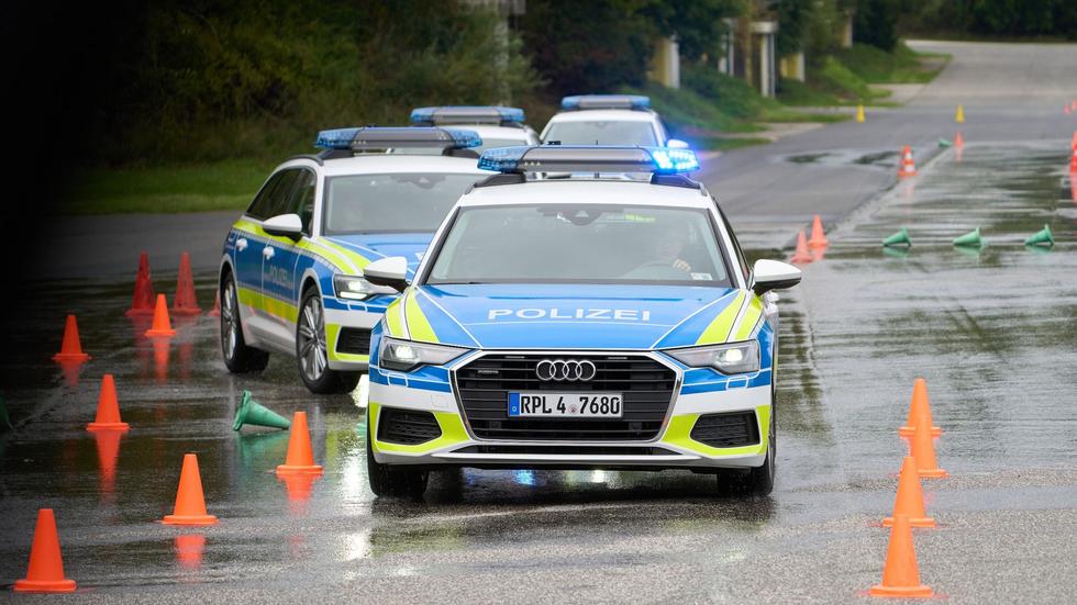 Polizei: Neue Streifenwagen mit 286 PS für Autobahnpolizei | ZEIT ONLINE