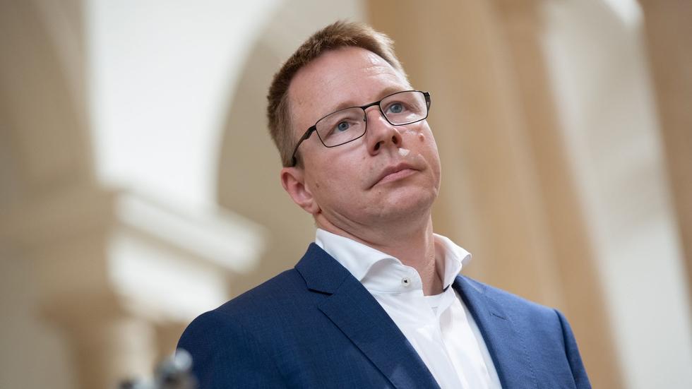 Abgeordnetenhaus: Parlamentspräsident Buchner sieht Ost-West ...