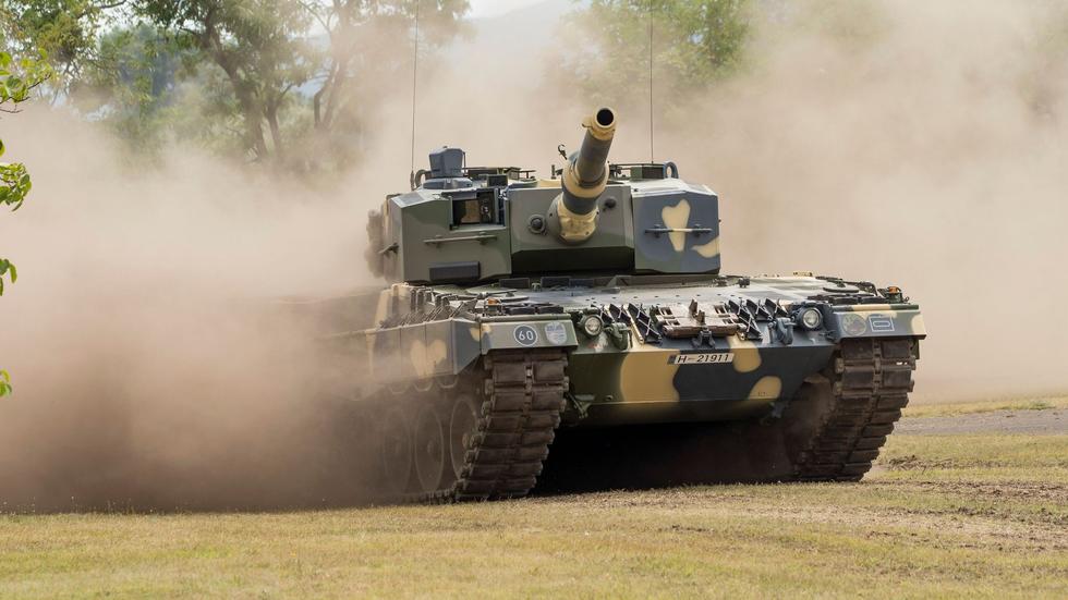 Verteidigung: Für Ringtausch: Rheinmetall liefert Panzer an Tschechien ...