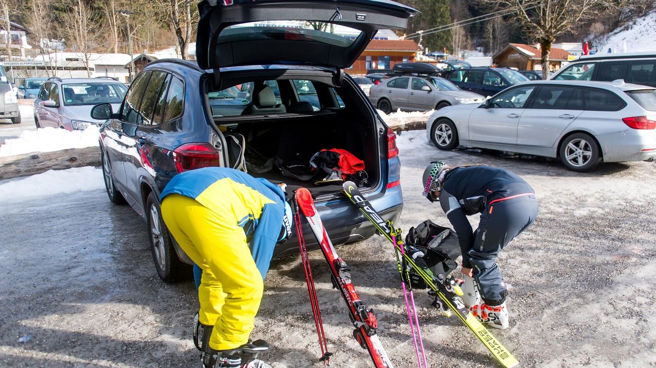 Richtig vorbereitet: Mit dem Auto in den Winterurlaub: Gut gepackt und ...