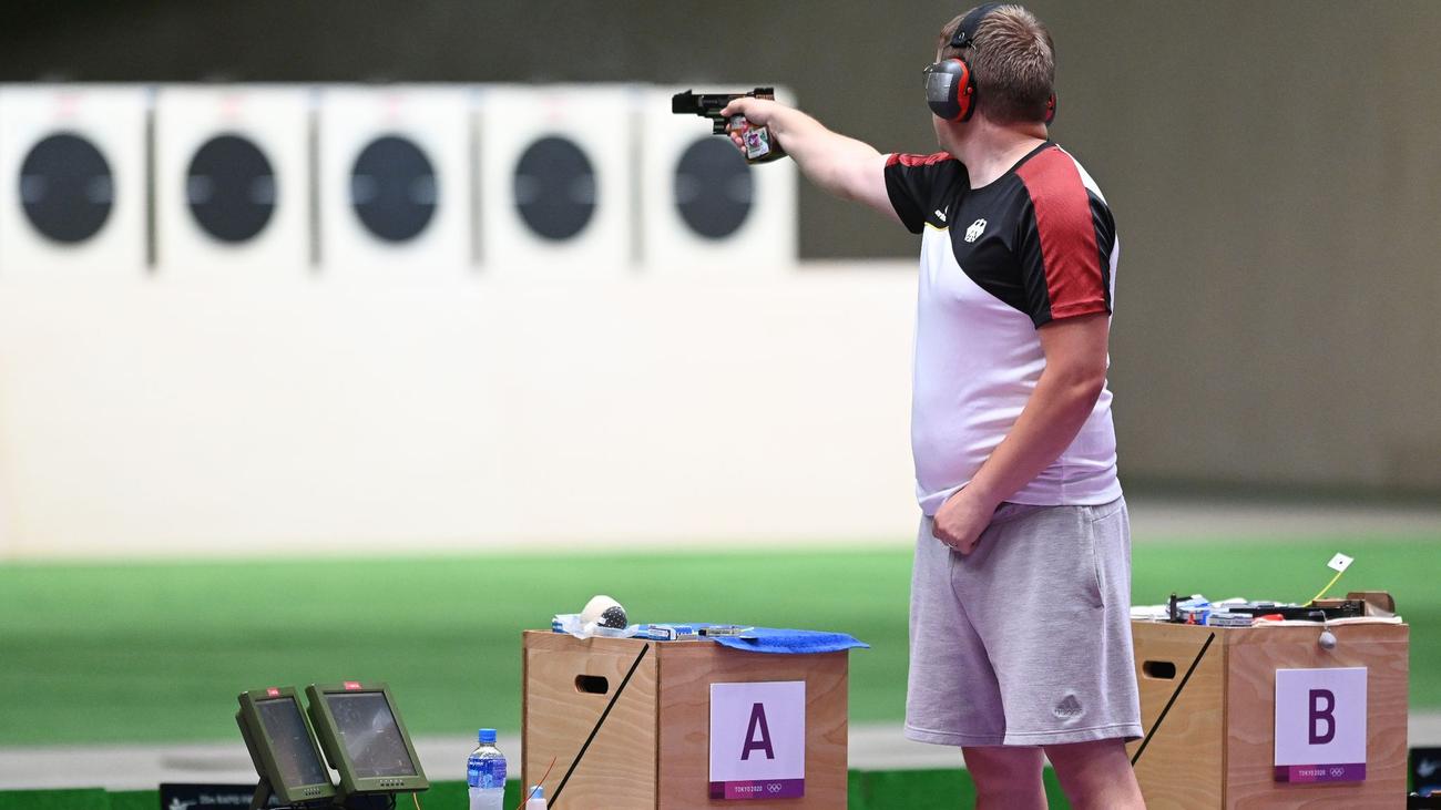 Schießen: Pistolenschütze Christian Reitz holt WM-Titel in Kairo | ZEIT ...