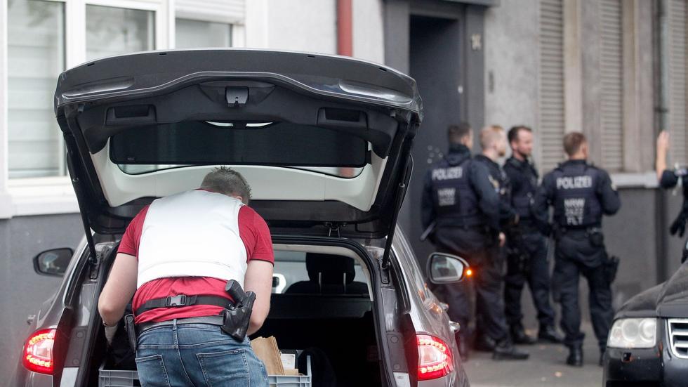 Kriminalität: Razzia im Clan-Milieu in drei NRW-Städten und Berlin ...