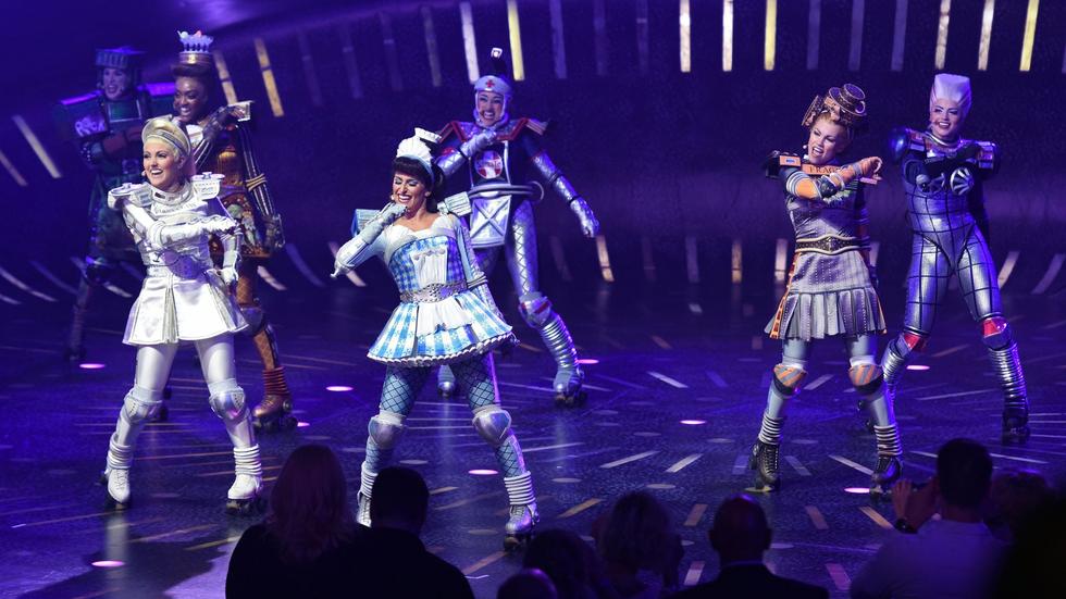 Erfolgs-Musical: Starlight überrascht 18-millionsten Besucher mit ...