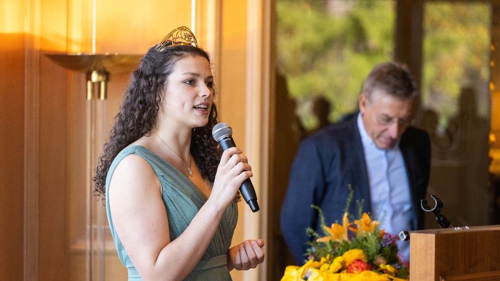 Energiekrise: Deutsche Weinkönigin will Winzer enger zusammenbringen ...