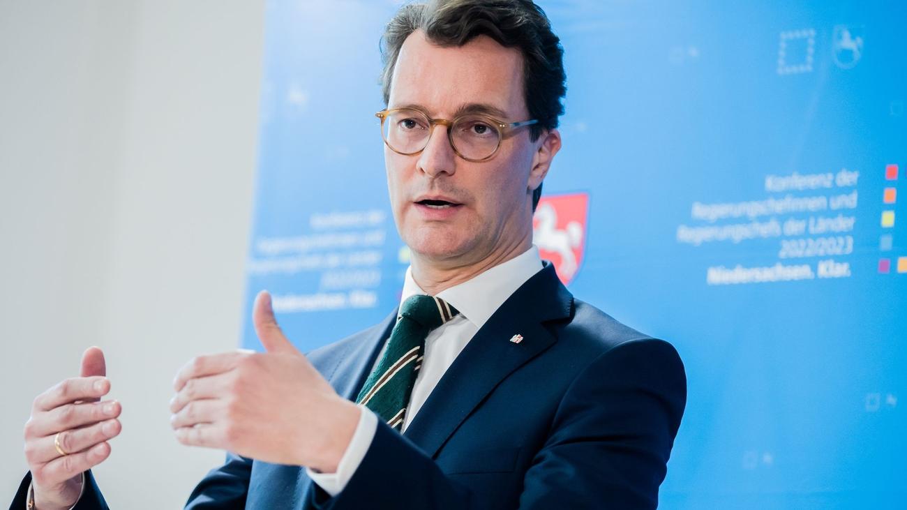 Regierungschef : Wüst: NRW hilft mit mehr als 14 Milliarden in ...