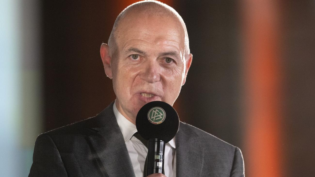 Fußball: DFB-Chef: FIFA in der Verantwortung für WM-Arbeiter | ZEIT ONLINE Fußball: DFB-Chef: FIFA in der Verantwortung für WM-Arbeiter | ZEIT ONLINE