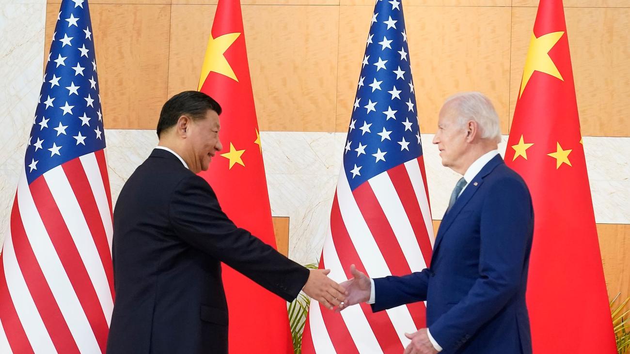 G20-Gipfel: Begrüßung mit Handschlag: Biden und Xi treffen sich auf ...