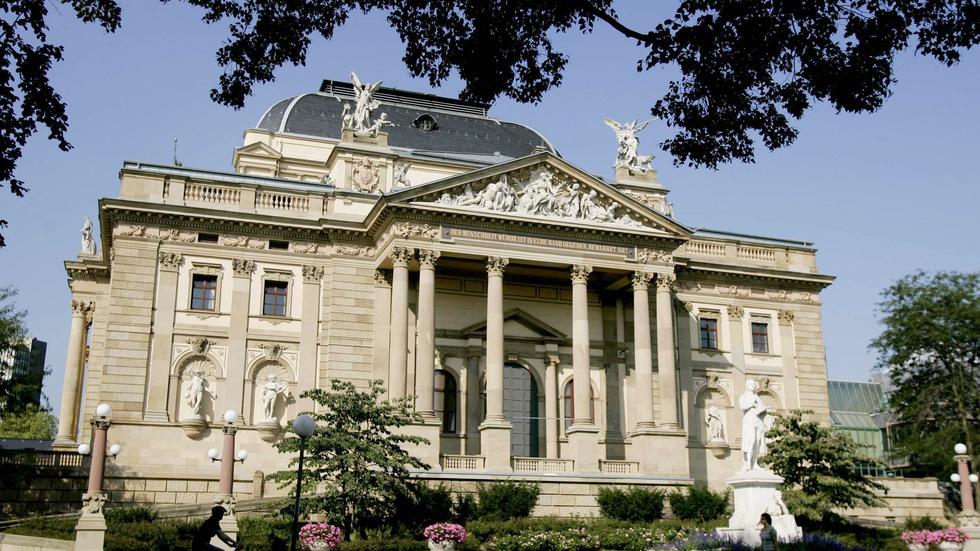 Personalien: Doppelspitze übernimmt 2024/25 Intendanz am Staatstheater ...