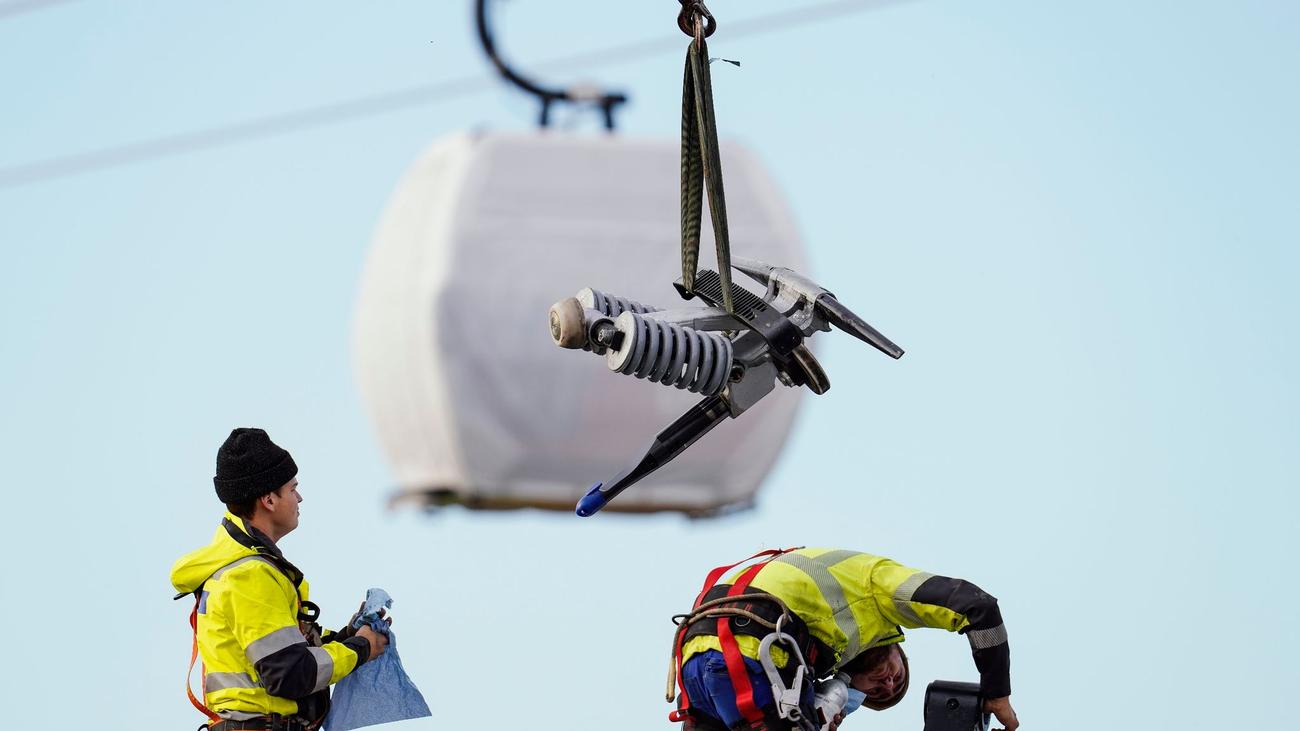 Bundesgartenschau 2023: Erste Kabinen für Buga-Seilbahn aufgehängt ...