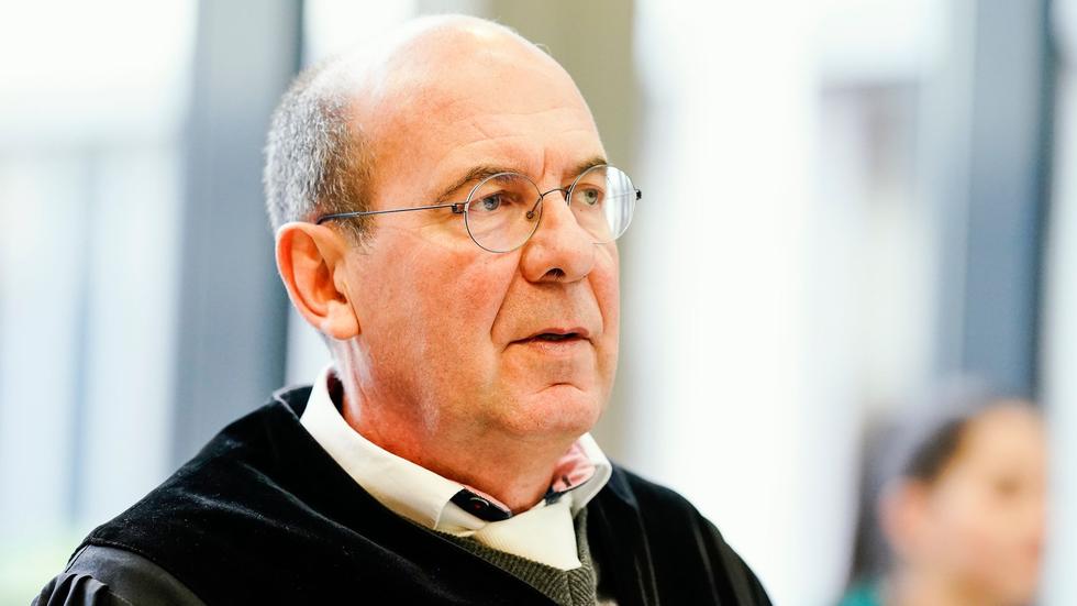 Prozess: Lebenslang für mutmaßlichen Polizistenmörder gefordert | ZEIT ... Prozess: Lebenslang für mutmaßlichen Polizistenmörder gefordert | ZEIT ...