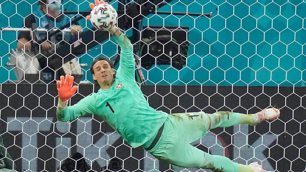 Transfermarkt: "Bild": Gladbach-Torhüter Sommer vor Wechsel zu Man ...