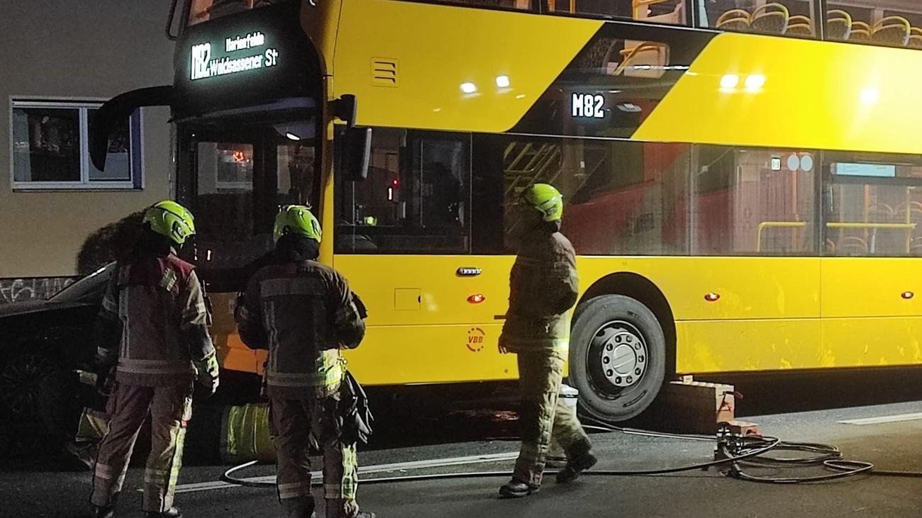 Berlin: Ursachenforschung nach tödlichem Unfall mit Bus | DIE ZEIT