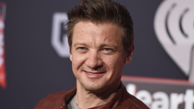 Notfälle: Jeremy Renner nach Unfall beim Schneeräumen in Klinik | DIE ZEIT