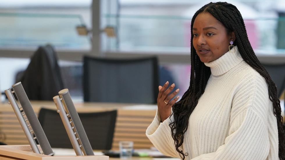 Kiel: Millionenprojekt hilft traumatisierten Flüchtlingskindern | ZEIT ...