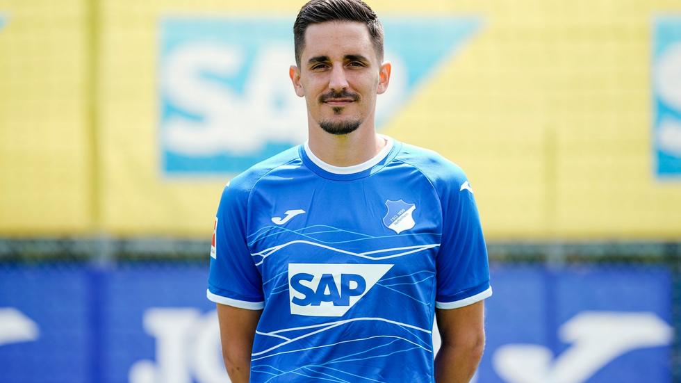 Bundesliga: Hoffenheim verabschiedet Ex-Kapitän Benjamin Hübner | ZEIT ...