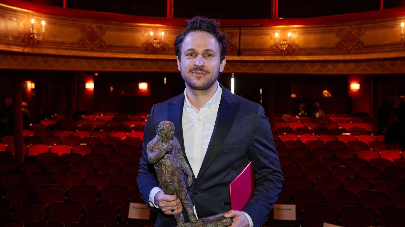 Schauspieler: Dimitrij Schaad erhält Ulrich-Wildgruber-Preis | ZEIT ONLINE