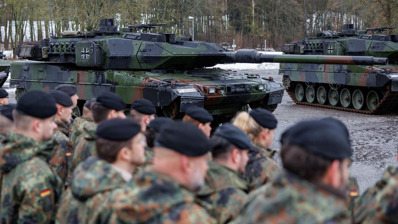 Panzerbataillon: Neue Leopard-Kampfpanzer für Soldaten in der Oberpfalz ...