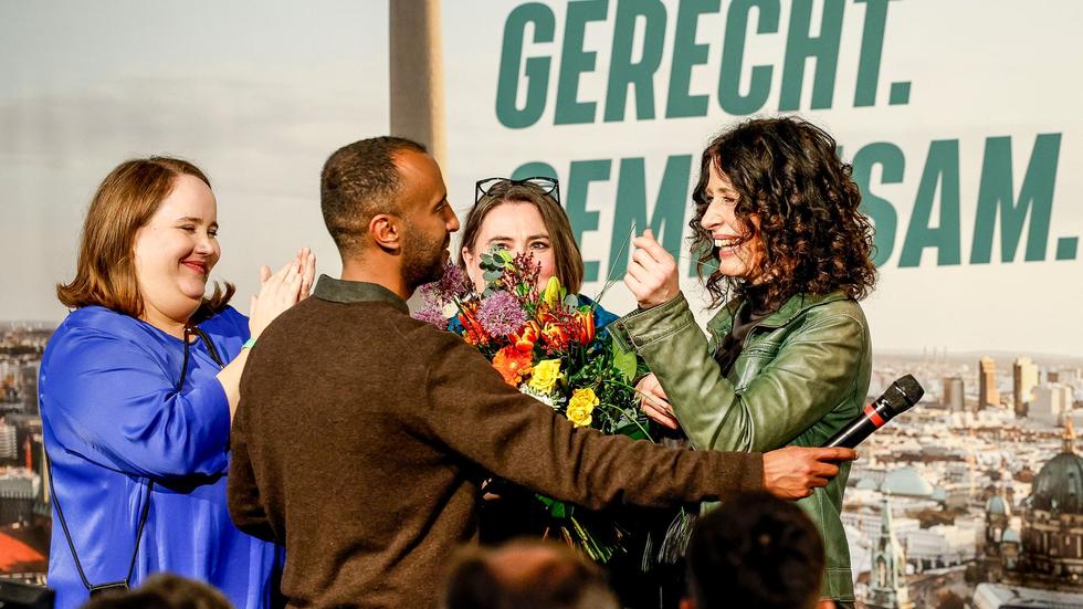 Abgeordnetenhaus: Grüne wollen mit CDU "ernsthaft" sondieren | ZEIT ONLINE