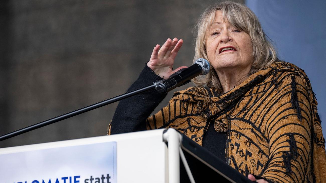 Ukraine-Krieg: Alice Schwarzer "total glücklich" über Verlauf der Demo ...