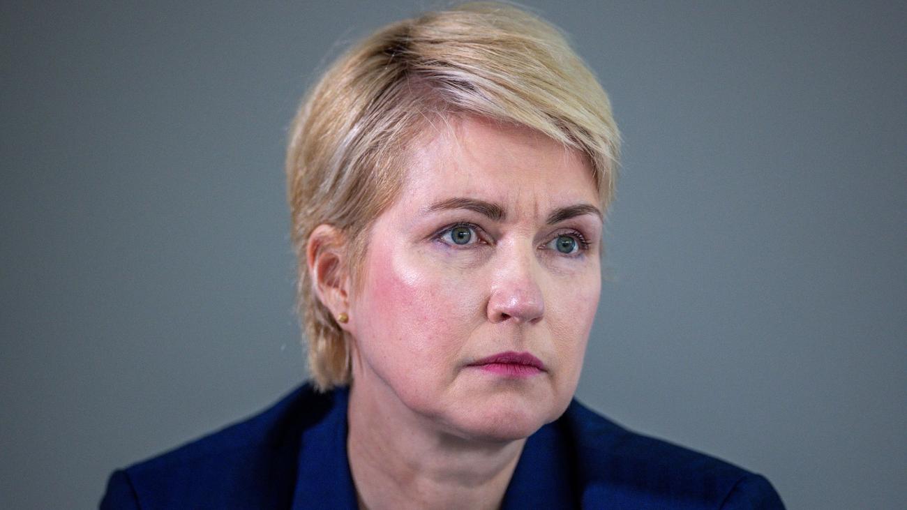 Unterbringung: Flüchtlinge: Kritik an Schwesig auch aus eigenen Reihen ... Unterbringung: Flüchtlinge: Kritik an Schwesig auch aus eigenen Reihen ...