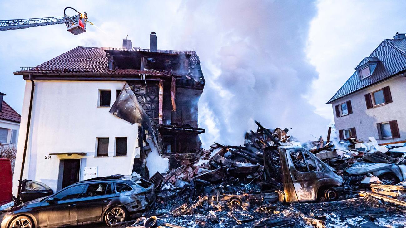 Baden-Württemberg: Tote nach Explosion in Stuttgarter Wohnhaus geborgen ...
