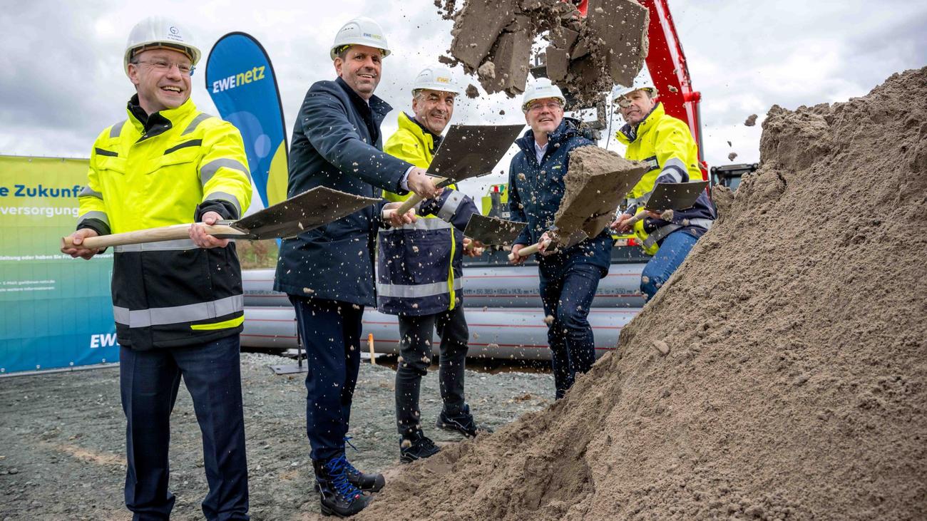 Energie: EWE beginnt offiziell mit Bau von Erdgaspipeline | ZEIT ONLINE