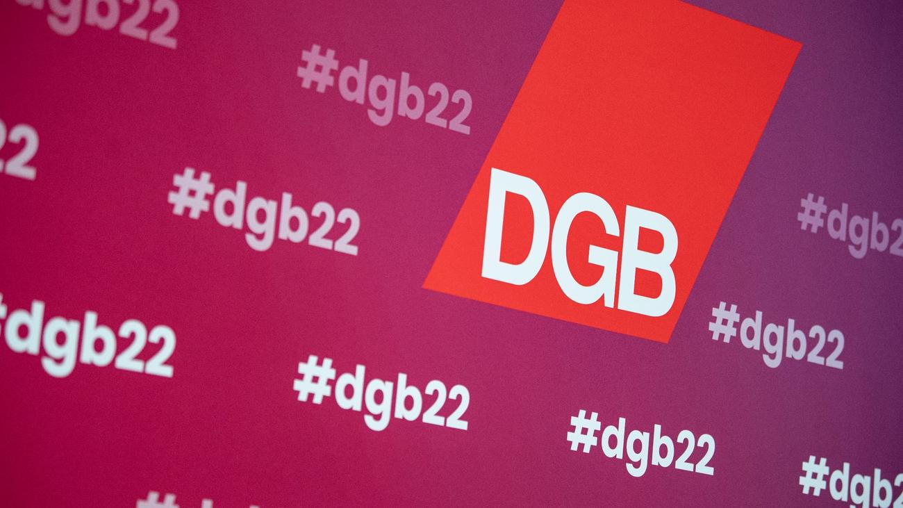 Gewerkschaften: DGB verliert 2022 einige Mitglieder | DIE ZEIT