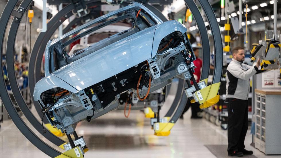 Automobilindustrie: Studie: Kluft zwischen Zulieferern und Herstellern ...