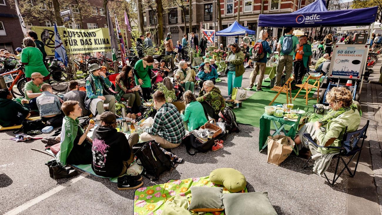 Aktion: Hunderte bei "Breakfast in Green" für lebenswerte Stadtteile ...