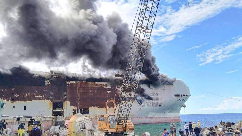 "MV Diamond Highway": Gestrandetes Schiff fängt Feuer auf den ...