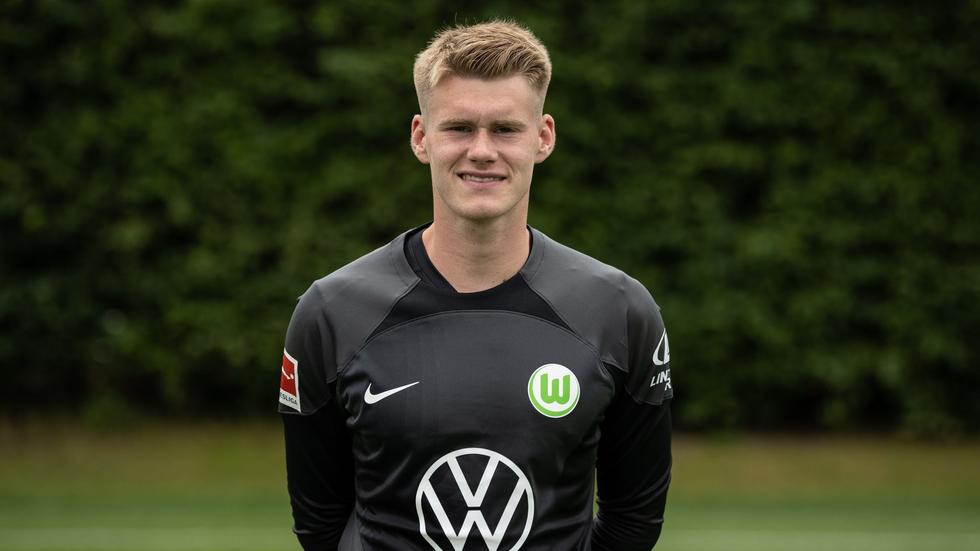 1. Fußball-Bundesliga: Torwart Schulze verlängert Vertrag mit VfL ...