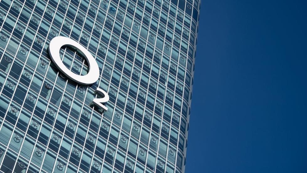 Telekommunikation: O2-Konzern Telefónica Deutschland legt Umsatzsprung ...