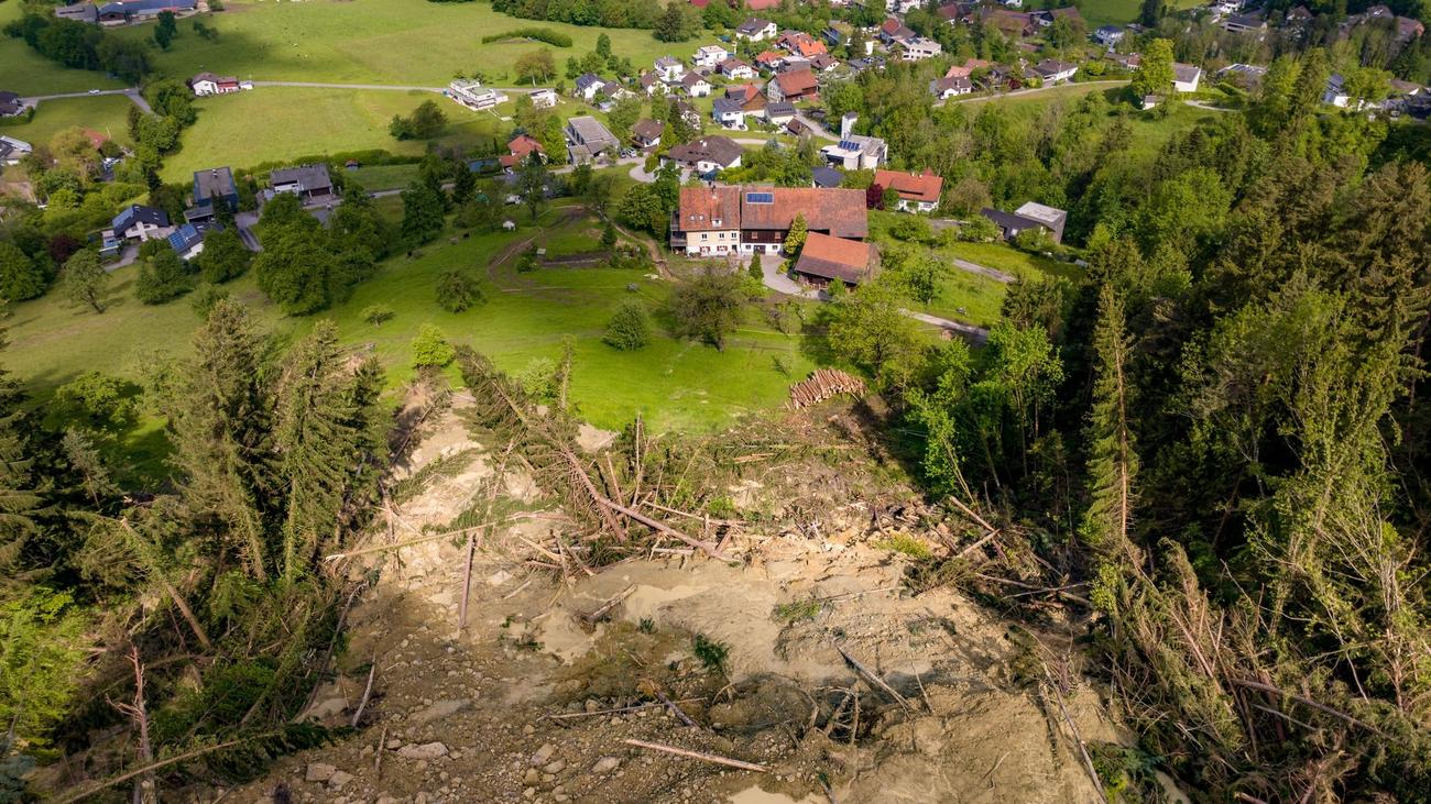 Notfälle: Hangrutsch: Lage im österreichischen Hörbranz entspannt sich | DIE ZEIT